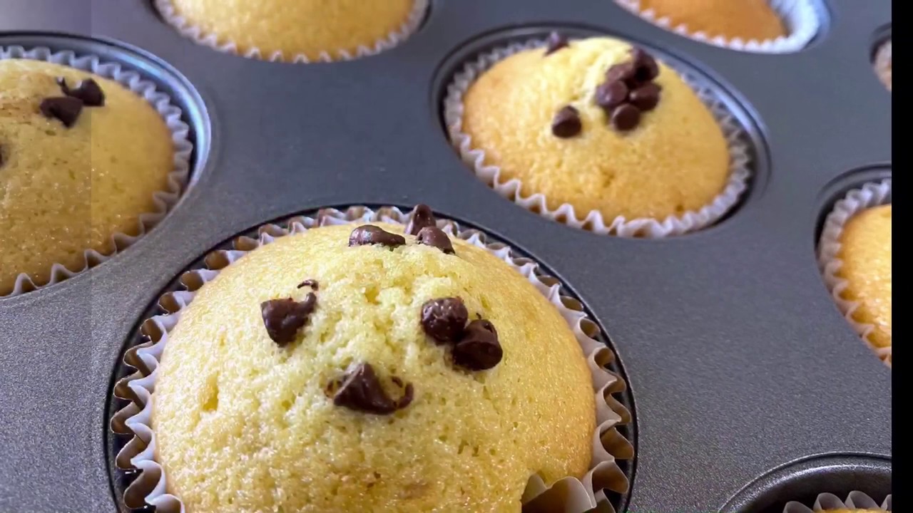 Vanilla Cupcake | வெண்ணிலா கப் கேக் | Steamed cup cake | Basic cup cake ...