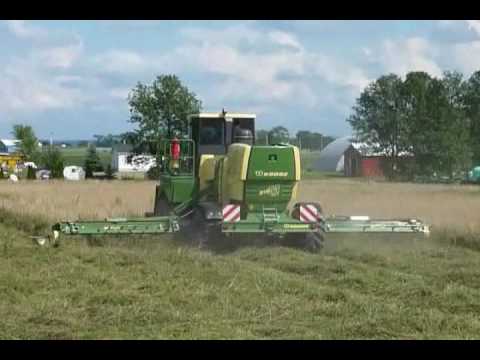 Krone Big M 400 vs Puma 210 - YouTube