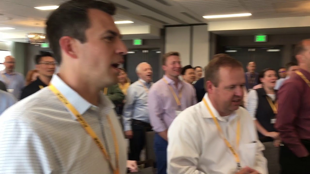 Corporate Group Singing with Ian Carrick - YouTube