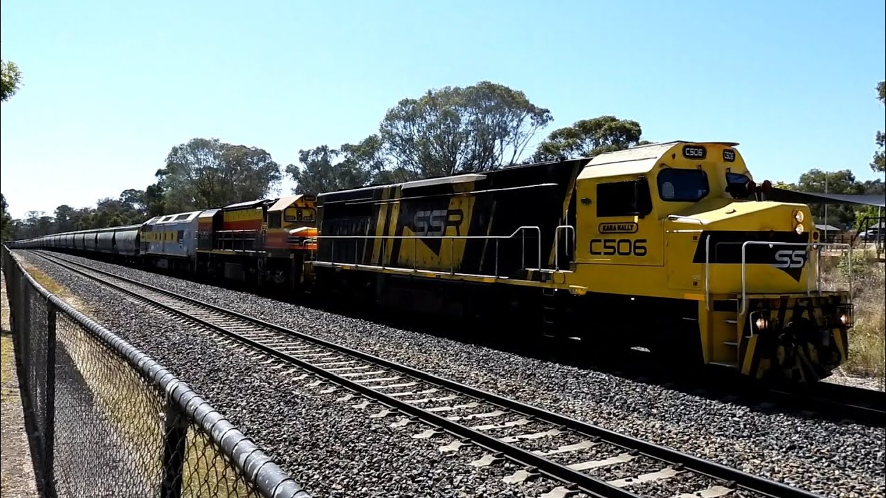 C506, BRM002, CLF3 SSR Glenrowan - YouTube