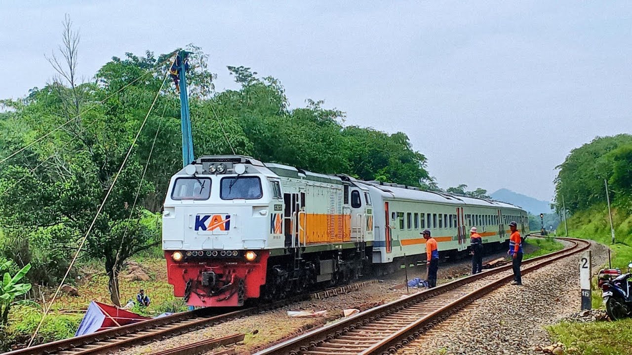 SEMUA KERETA KENA BATAS KECEPATAN 20 KM/JAM EFEK LONGSOR KARENA HUJAN ...