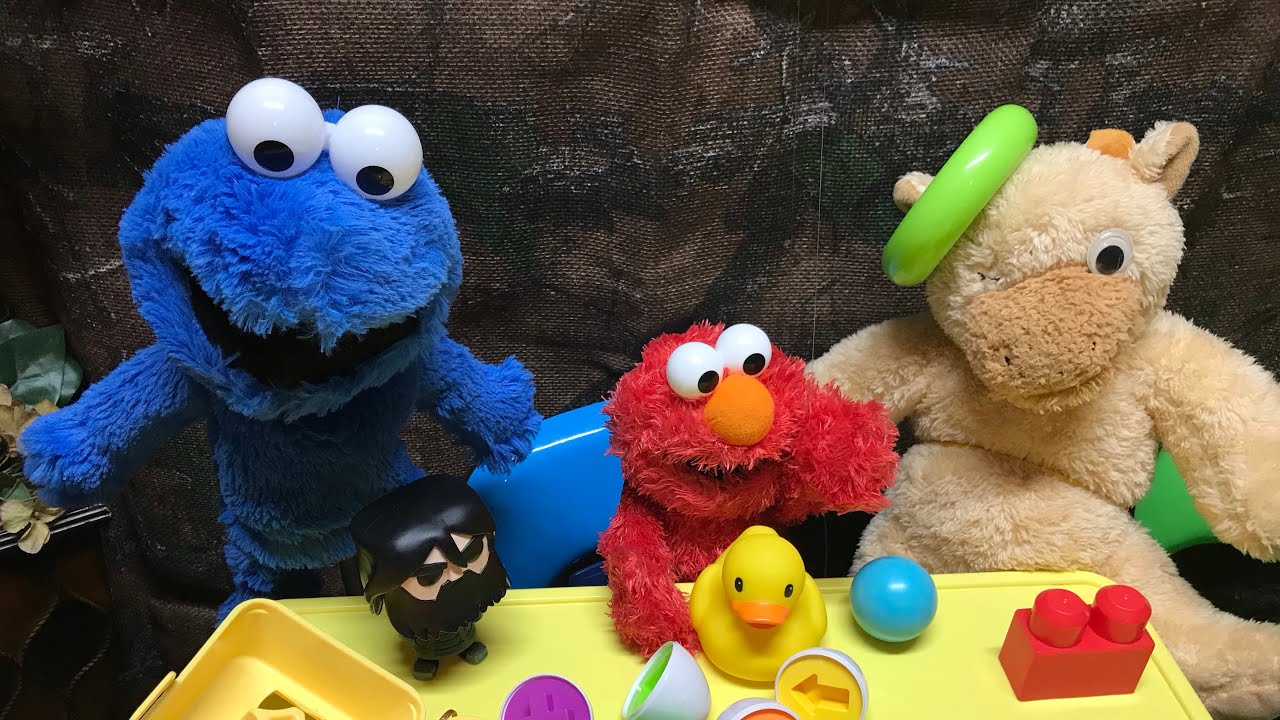 Elmo learns his colors - YouTube