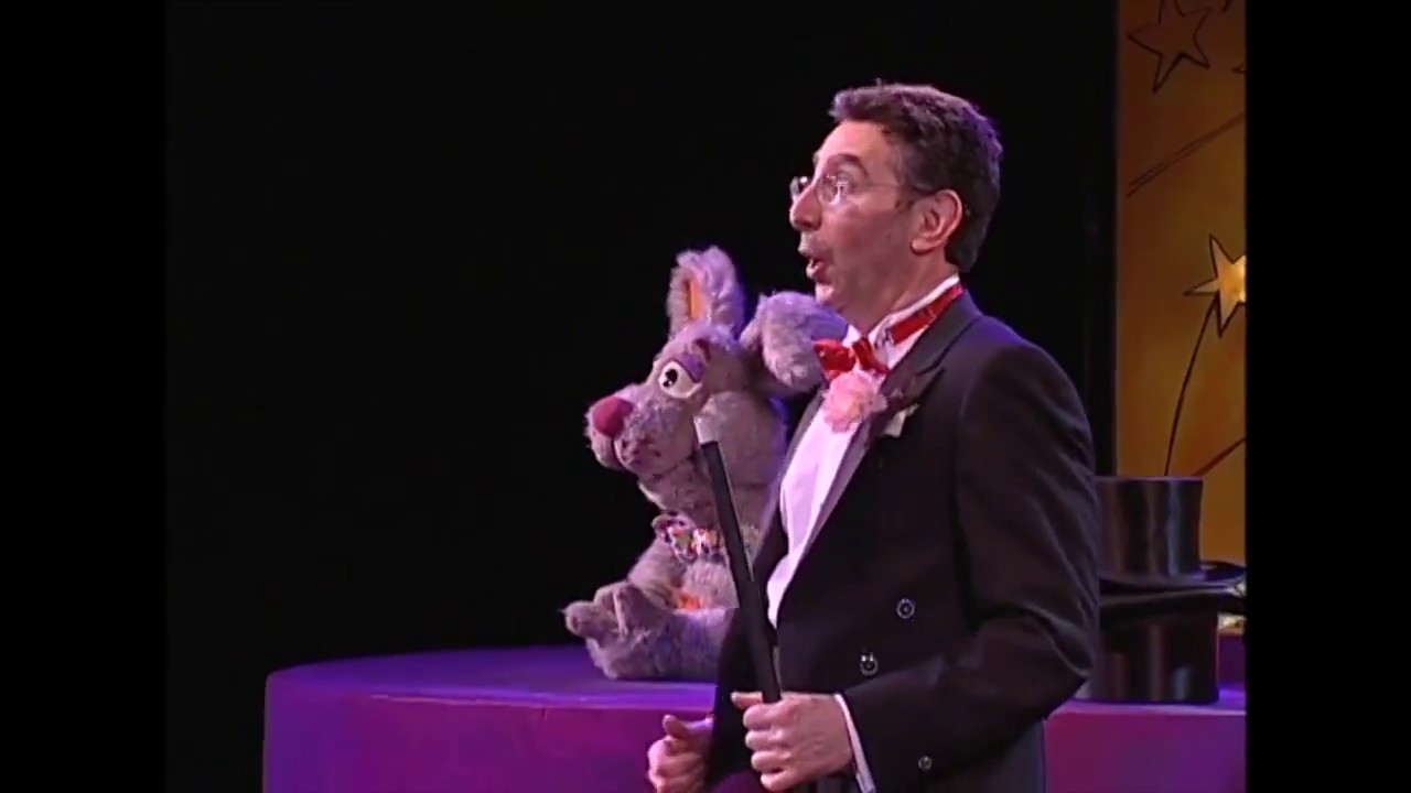 Magic-Al Becomes A Magician; It's A Magic-Al World - YouTube