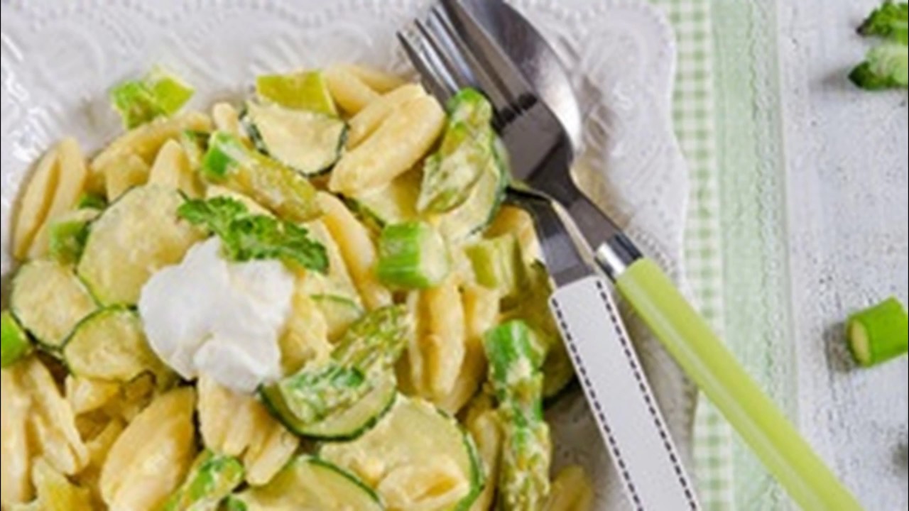 Recette : Pâtes courgettes aioli - YouTube