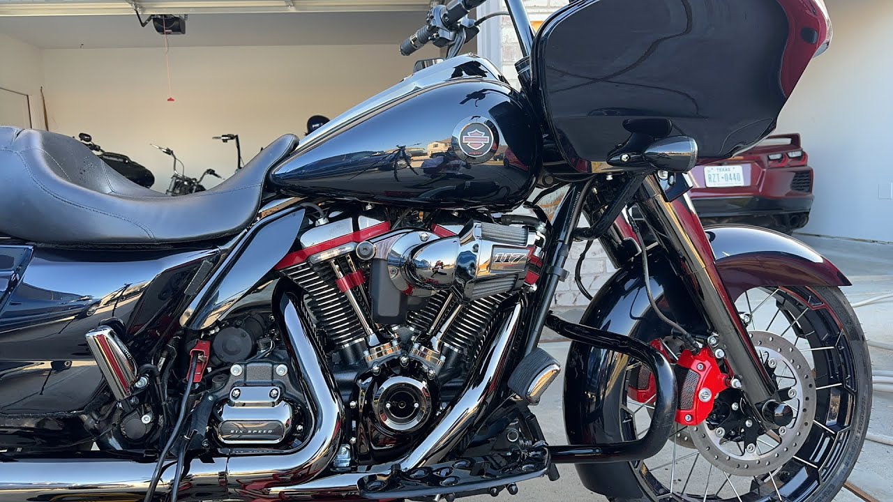 MY 2022 CVO ROAD GLIDE HAS ARRIVED! - YouTube