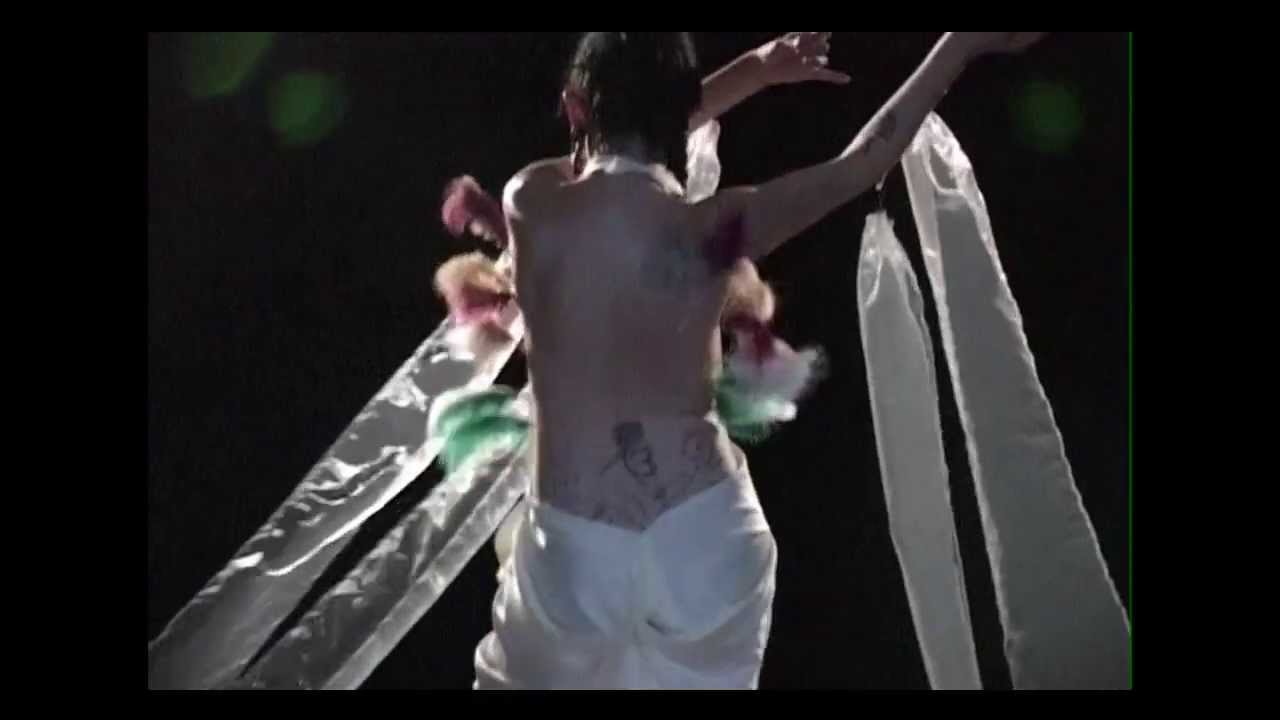 Indian Inspiration - Performance Piercing {Août 2013} - YouTube