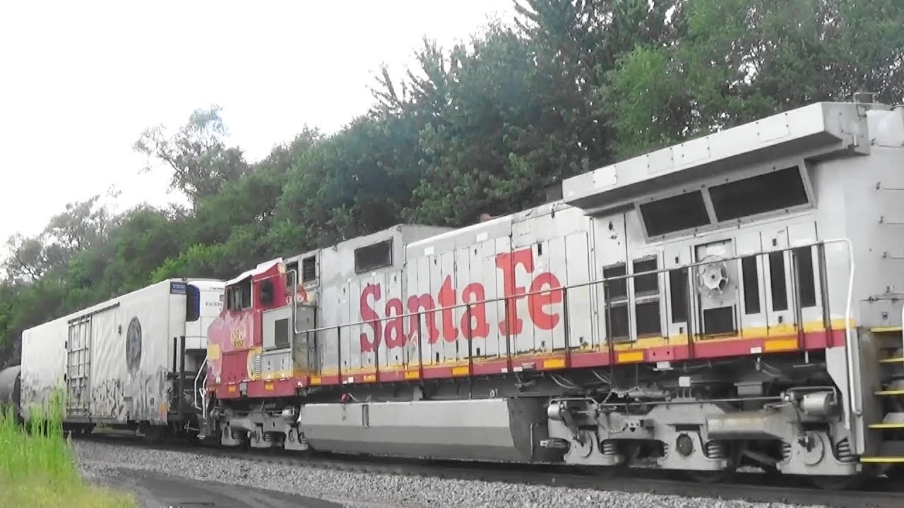 BNSF 2033 w/ SD40-2R & Warbonnet, Colona, IL, 8/5/17 - YouTube