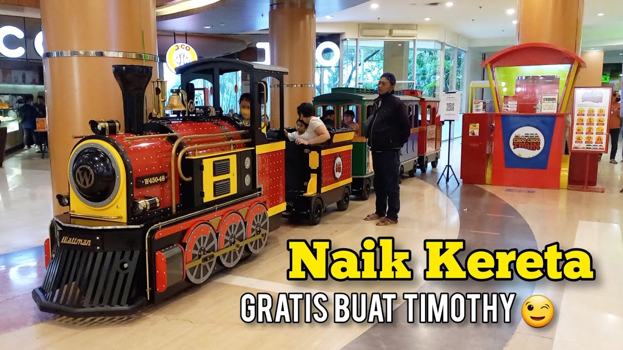 Naik Kereta Api Di Mall | Choo-Choo Train - YouTube