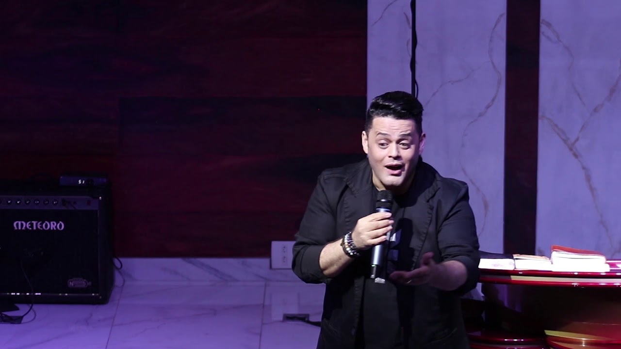 Robinson Monteiro - É preciso Acreditar - No Templo dos Anjos - YouTube
