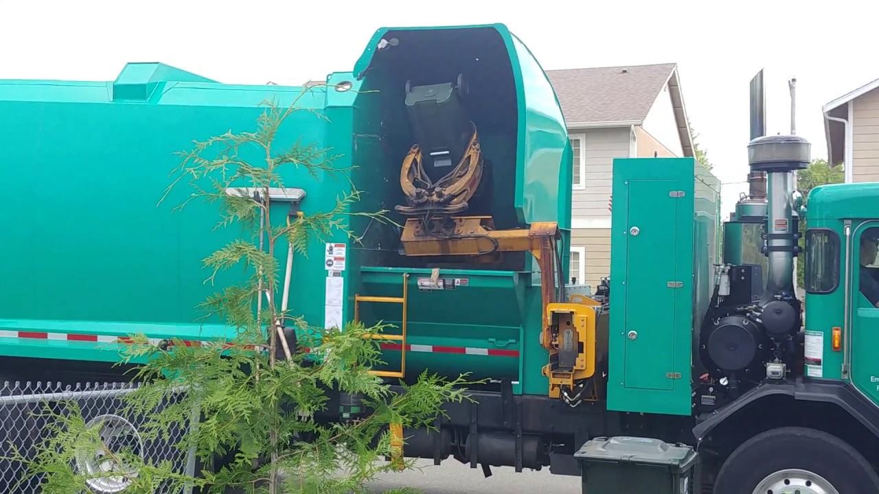 V36: City of Tacoma RA1706: Peterbilt 520 New Way Rotopac - Garbage ...