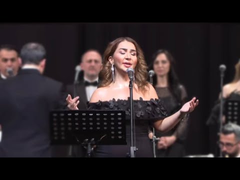 Gökçe Bekaroğlu - Beni sana bağlayan gözlerinin rengidir - Sadettin Kaynak
