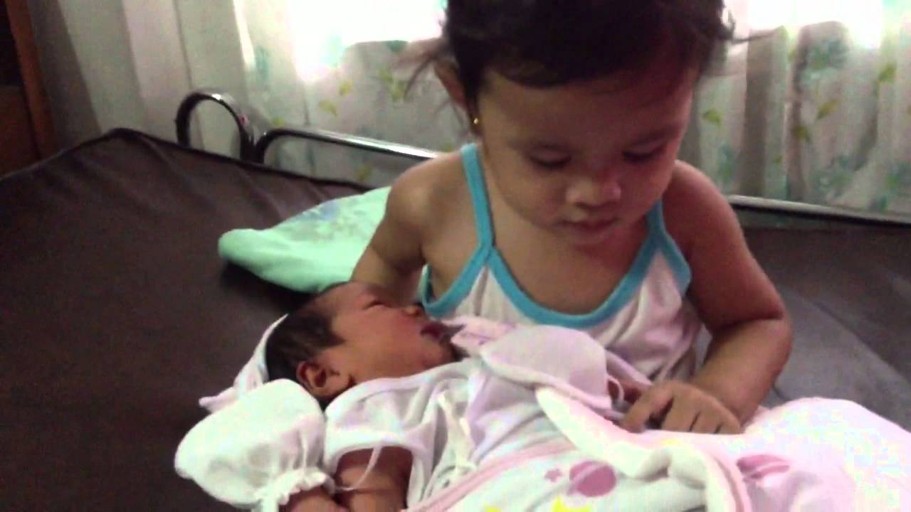baby Ashen and her old sister Ashara - YouTube