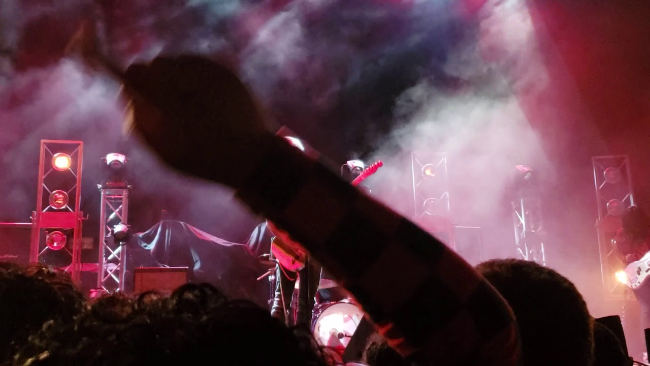 Badflower - Animal Live @ Stage AE - YouTube