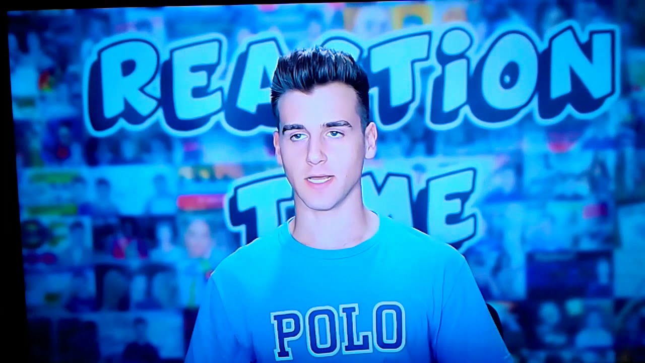 Hilarious Responses to Flirty Text Messages. Reaction time video. - YouTube