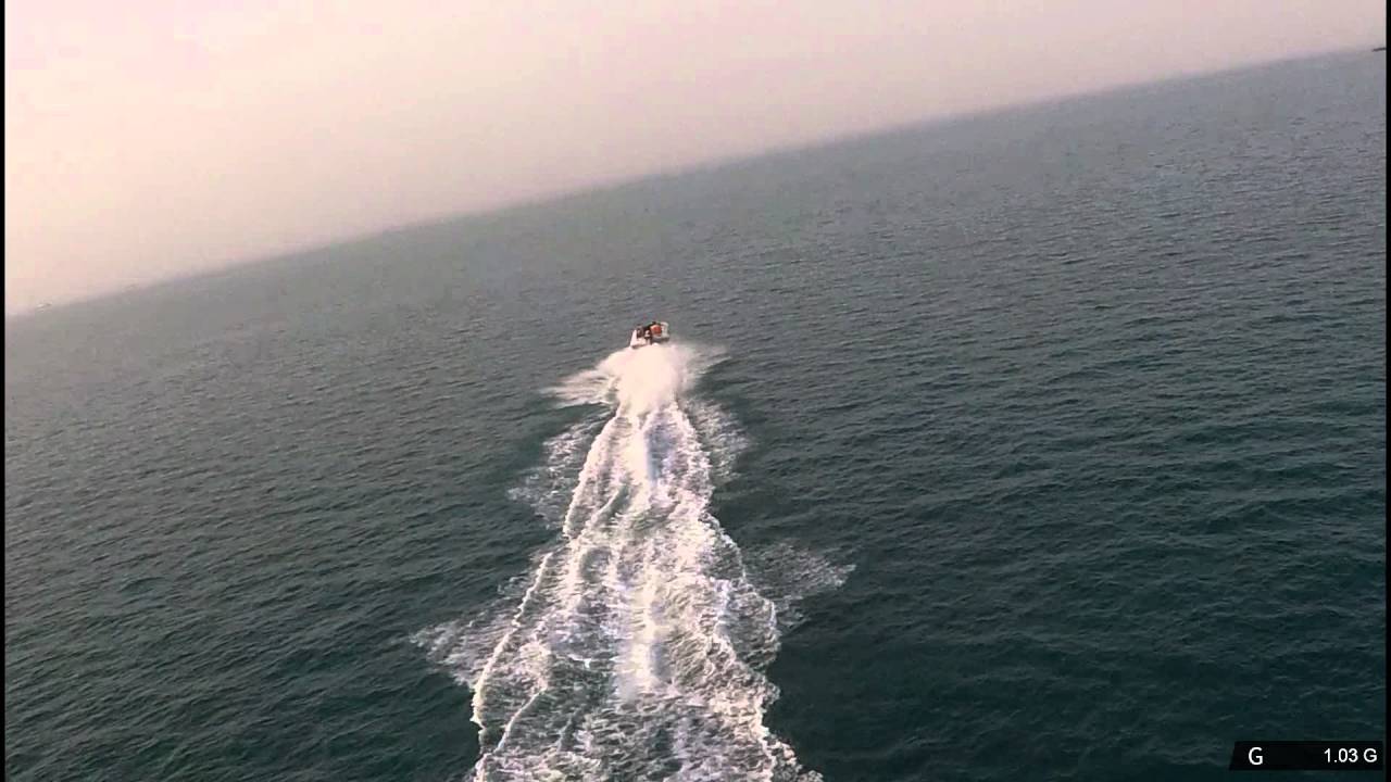 speed boat vs gyro apollo in kuwiat - YouTube