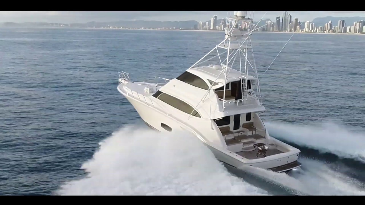 Bertram 70 Flybridge - YouTube