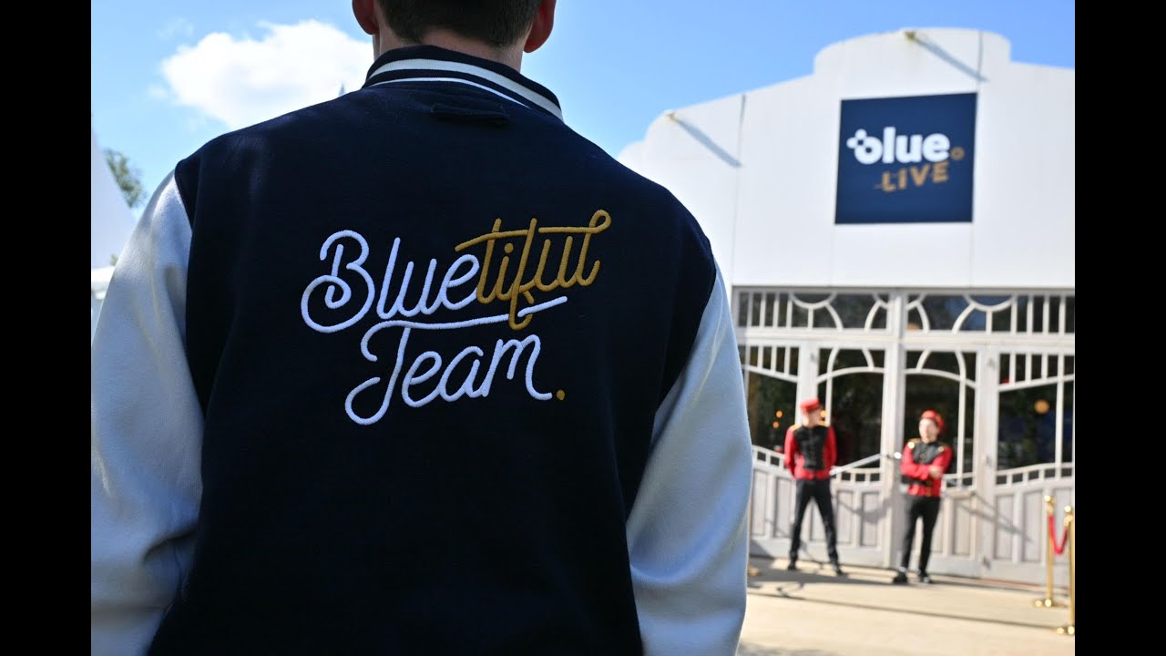 Blue Live 2022 - YouTube