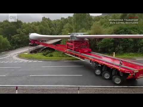[WATCH] Remarkable maneuver of trailer turning Scotland wind turbine over bridge