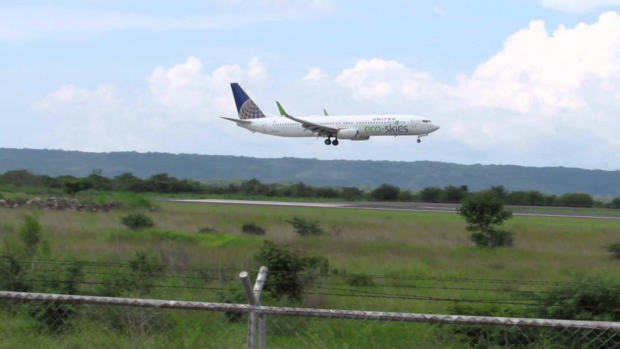 N75432 Boeing 737-924(ER) United Eco Skies Livery - YouTube