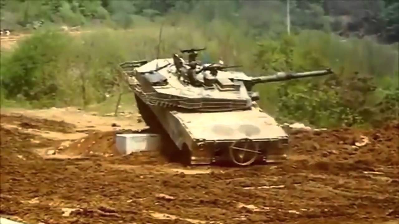 LiveLeak - Tank Defeated by 60 cm wall - YouTube