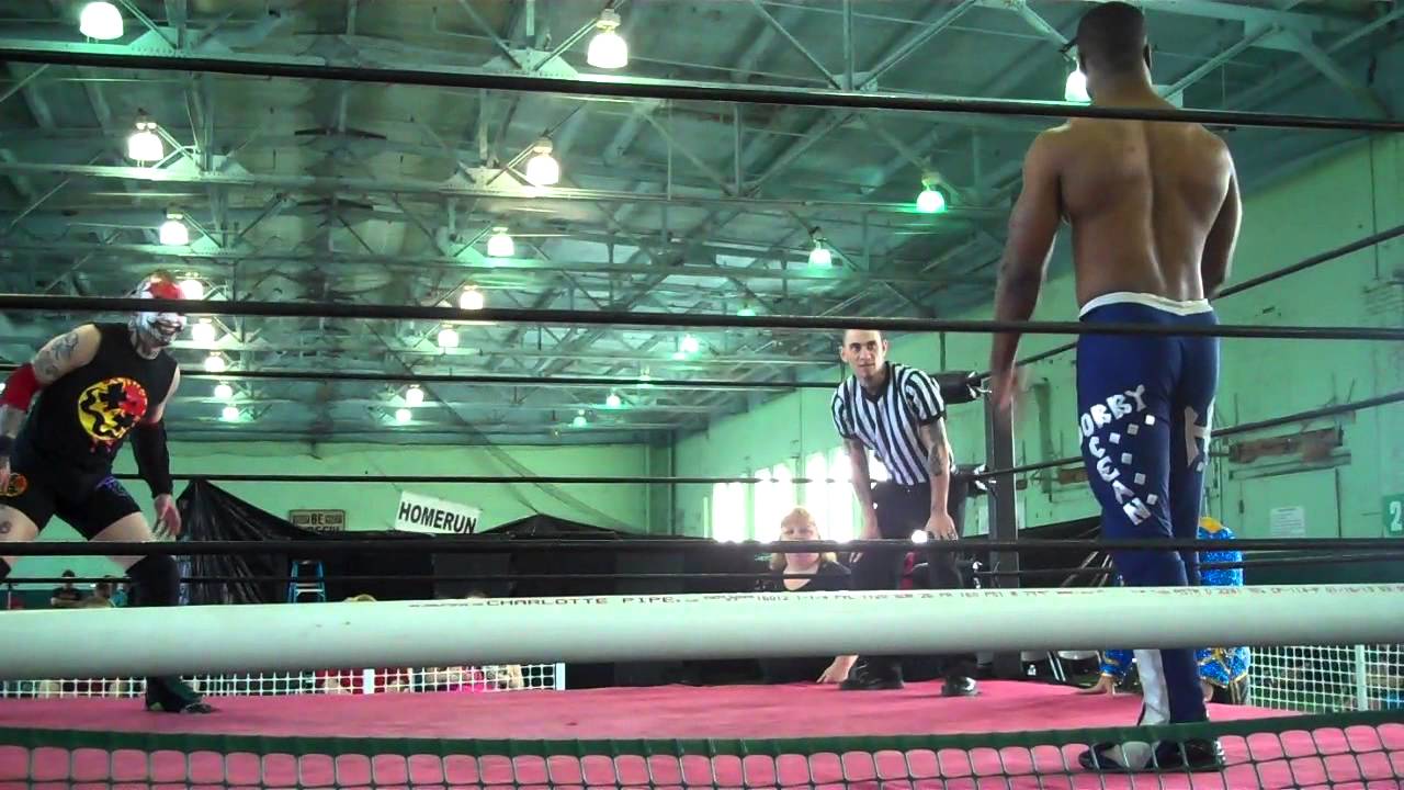 Bobby Ocean vs Lenn Oddity - YouTube