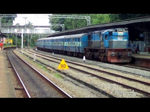 16650 Nagercoil Mangalore Parasuram Express arriving at Pattambi - YouTube