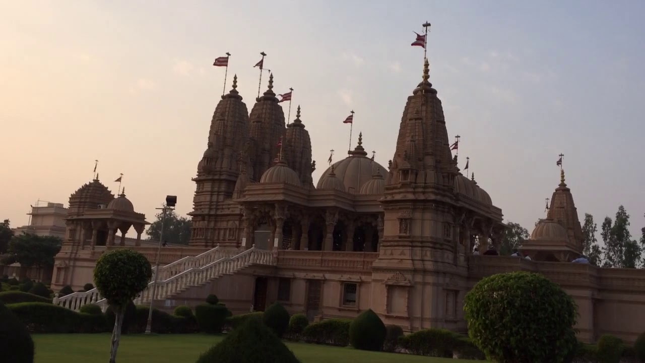 Surat temple - YouTube