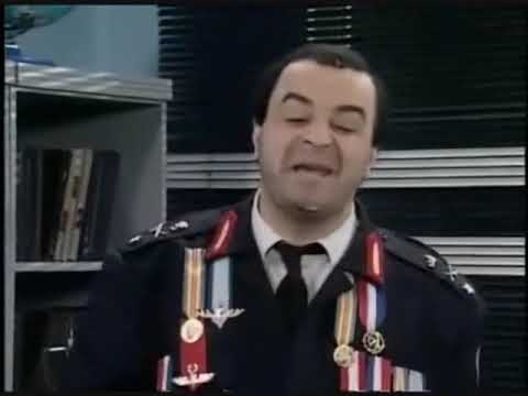 Σεφερλής - Ύποπτος τρομοκράτης, Αστυνόμος Θεοχάρης (Seferlis)