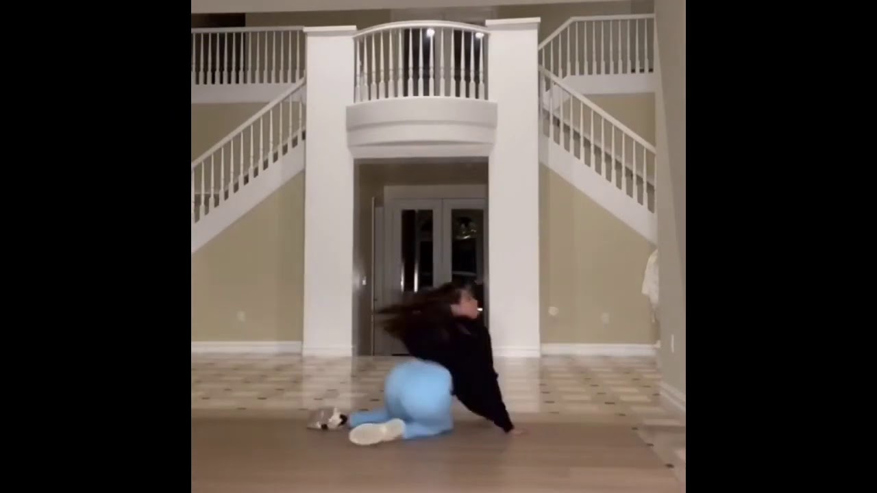 Addison Rae WAP Dance Tiktok dance #Shorts #YouTubeShorts - YouTube