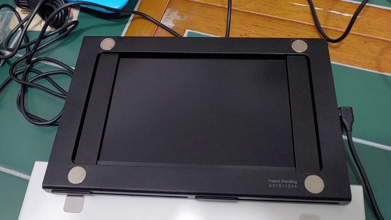 Mobile Pixels Trio vs SideTrak Stand Steady. - YouTube