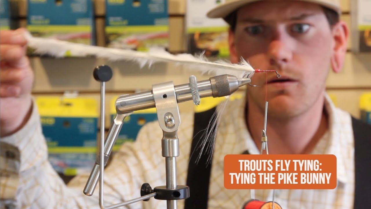 Trouts Fly Tying - Tying the Pike Bunny - YouTube
