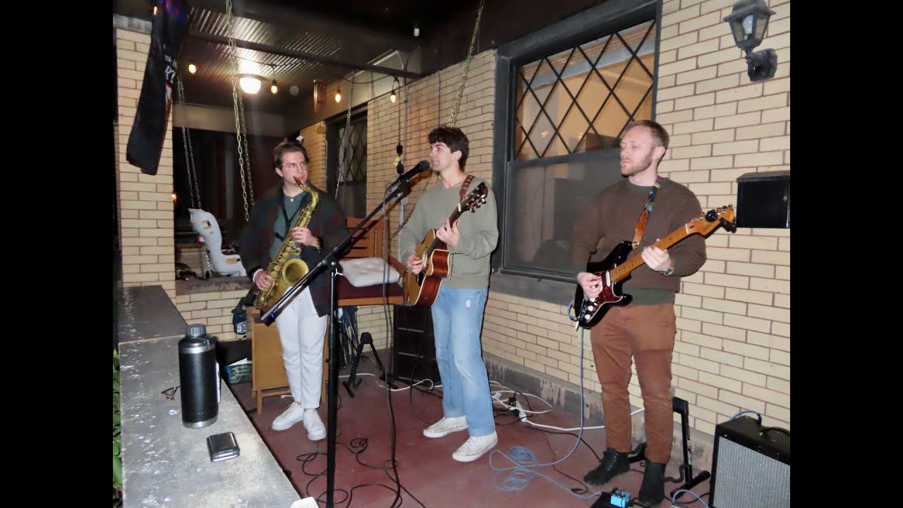 2 front teeth (live) - Bum Jive - YouTube