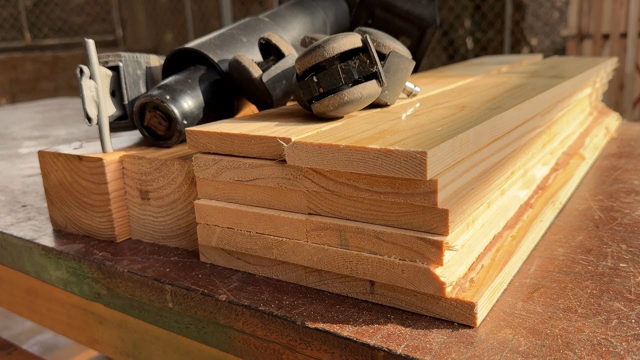 Transforming Wood Pallets into Exquisite Office Furniture: You Don't ...