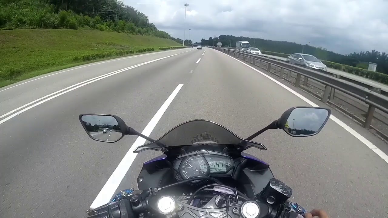 Yamaha R25 Top Speed Unofficial - YouTube