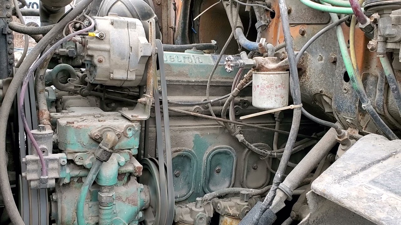 671 Detroit idling - YouTube