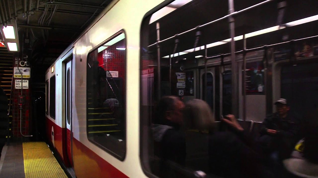 MBTA Subway "The T" : Braintree Bound Train Of 01500 Series Cars On The ...