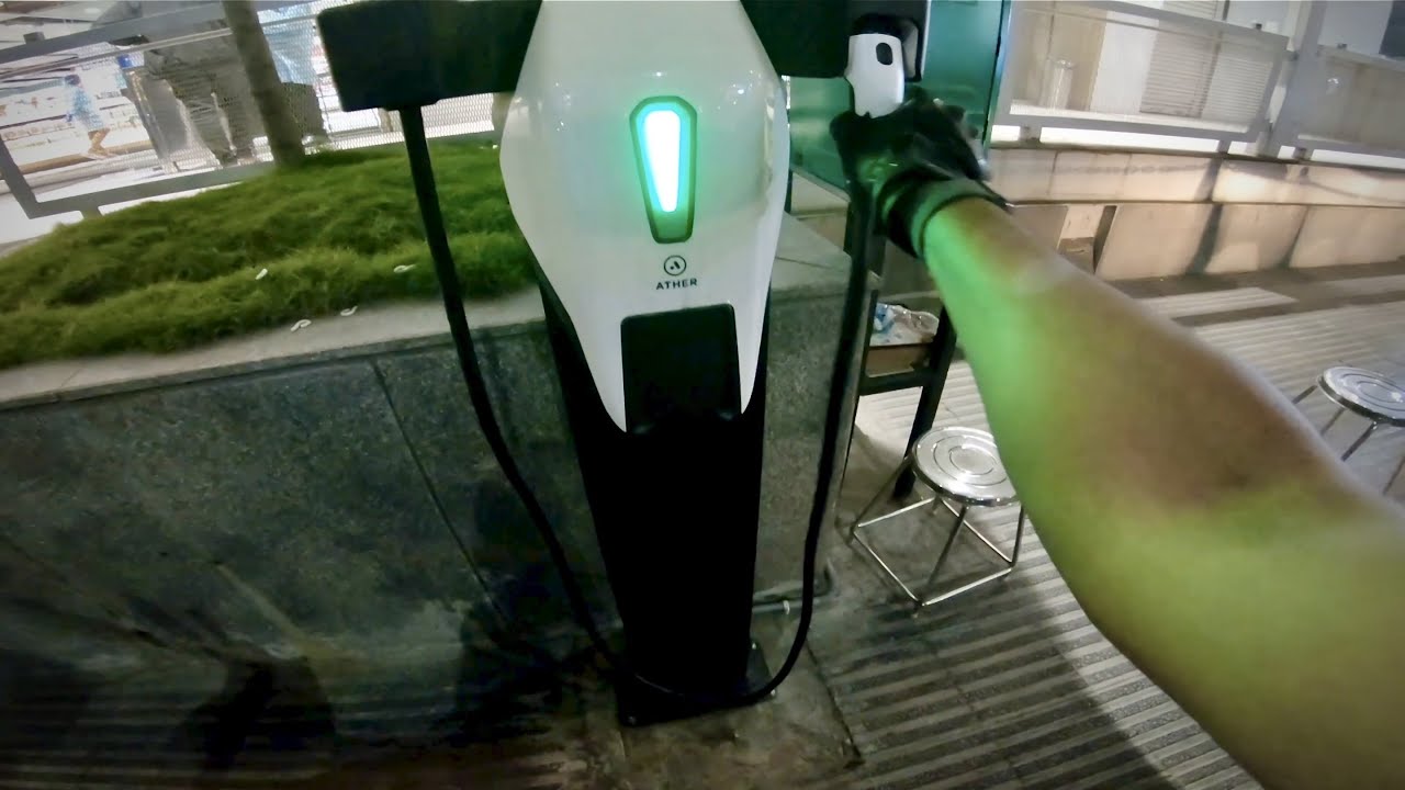 FAST CHARGING Ather 450X! - YouTube