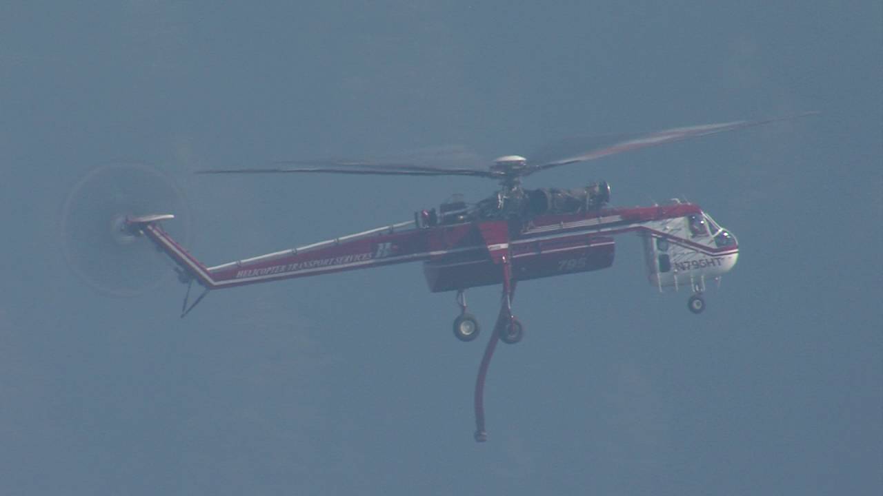 Helicopters Fighting Fires in Low Visibility - YouTube
