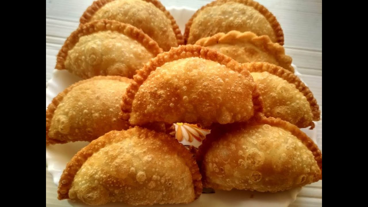 kajjikayalu recipe in Telugu| కజ్జికాయలు తయారీ విధానం | Bellam ...