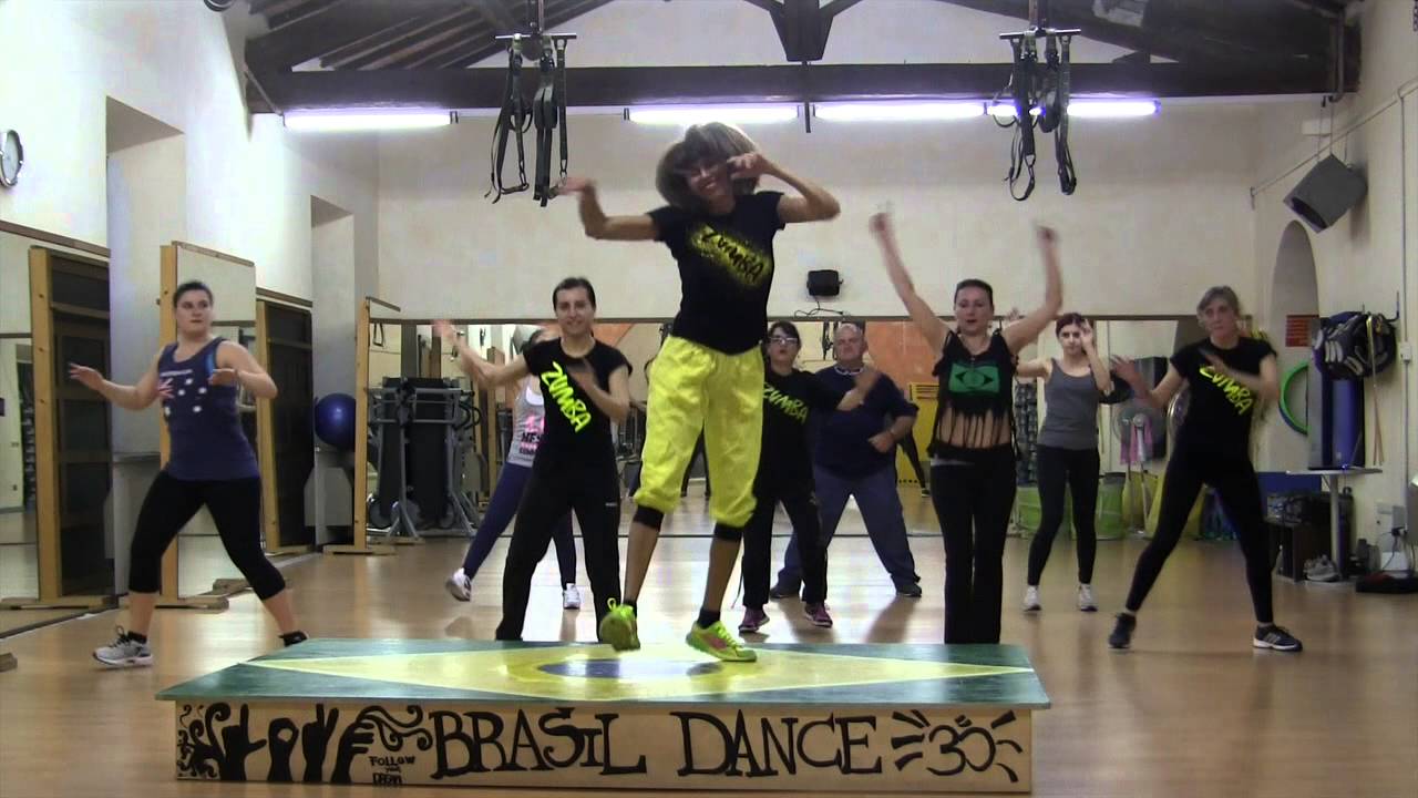 ZUMBA - MY HEART IN THE BEAT Brasil Dance Tuscania - YouTube