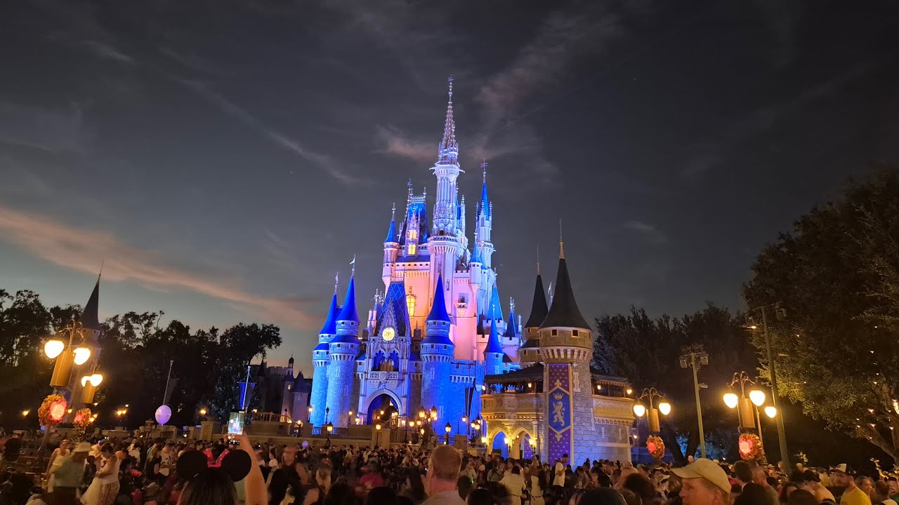 Walt Disneyworld Night Time Parade live - YouTube
