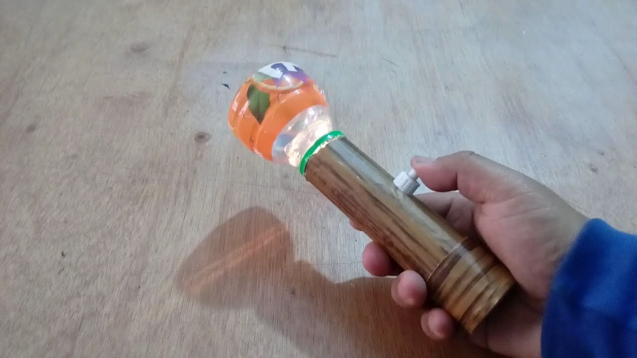 como hacer linterna con material reciclado - YouTube