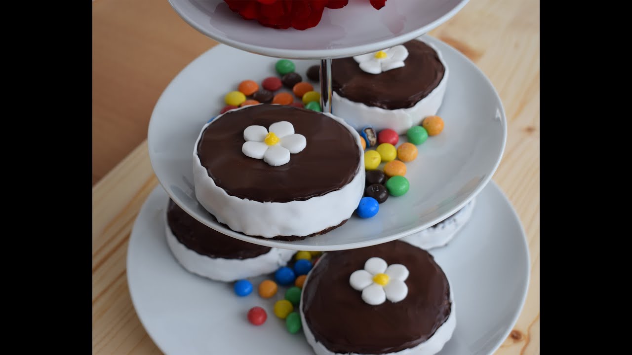 Mini Fondant Cakes - YouTube