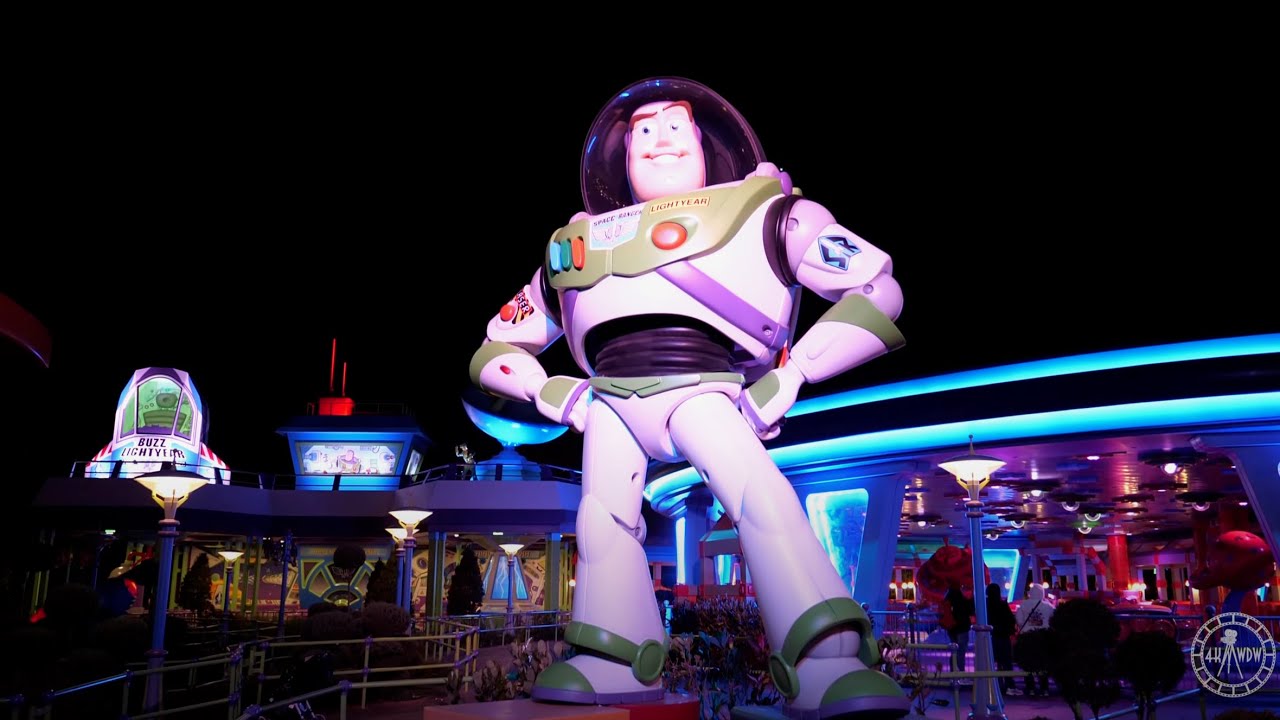 Walk Around Toy Story Land At Night In 4K | Walt Disney World Disney's ...