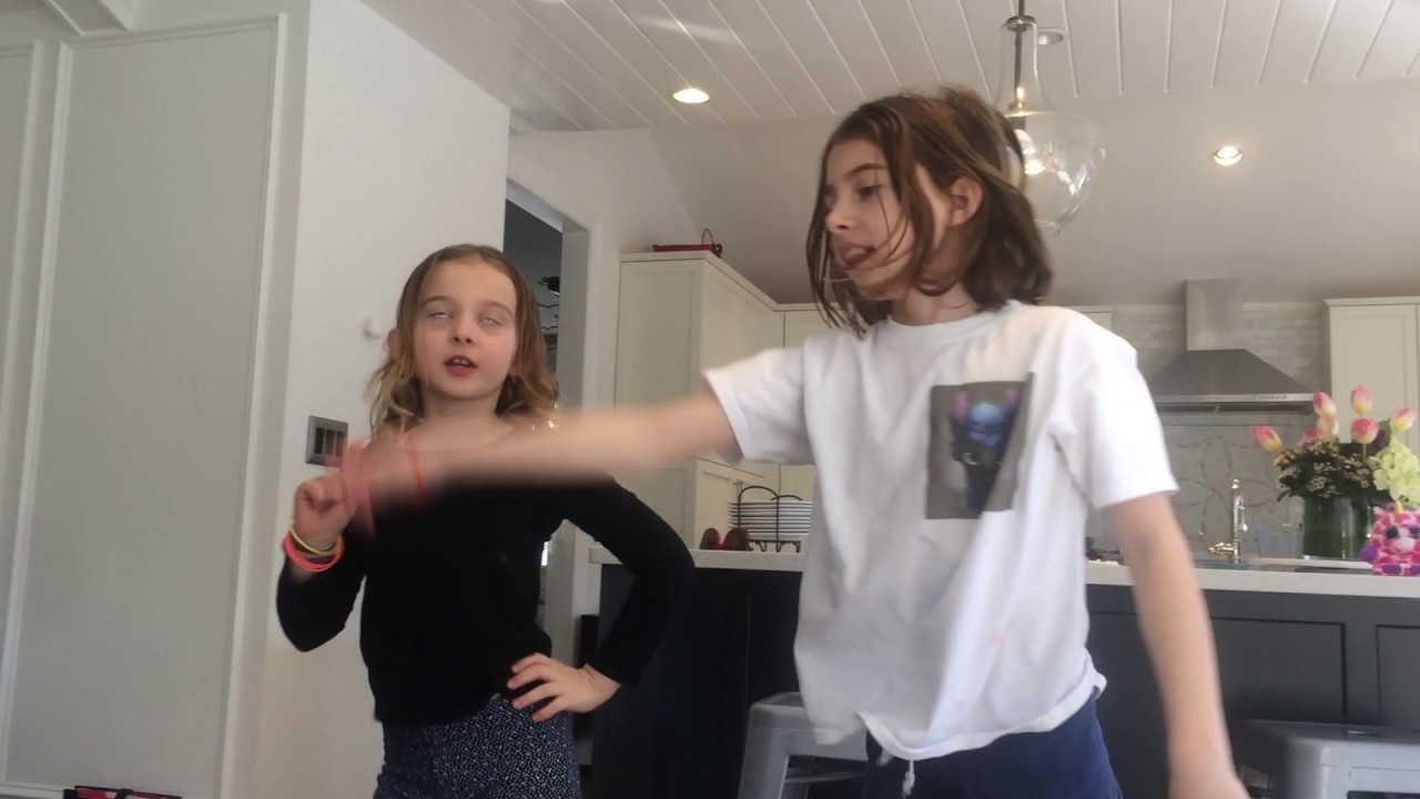 Muffin time dance - YouTube