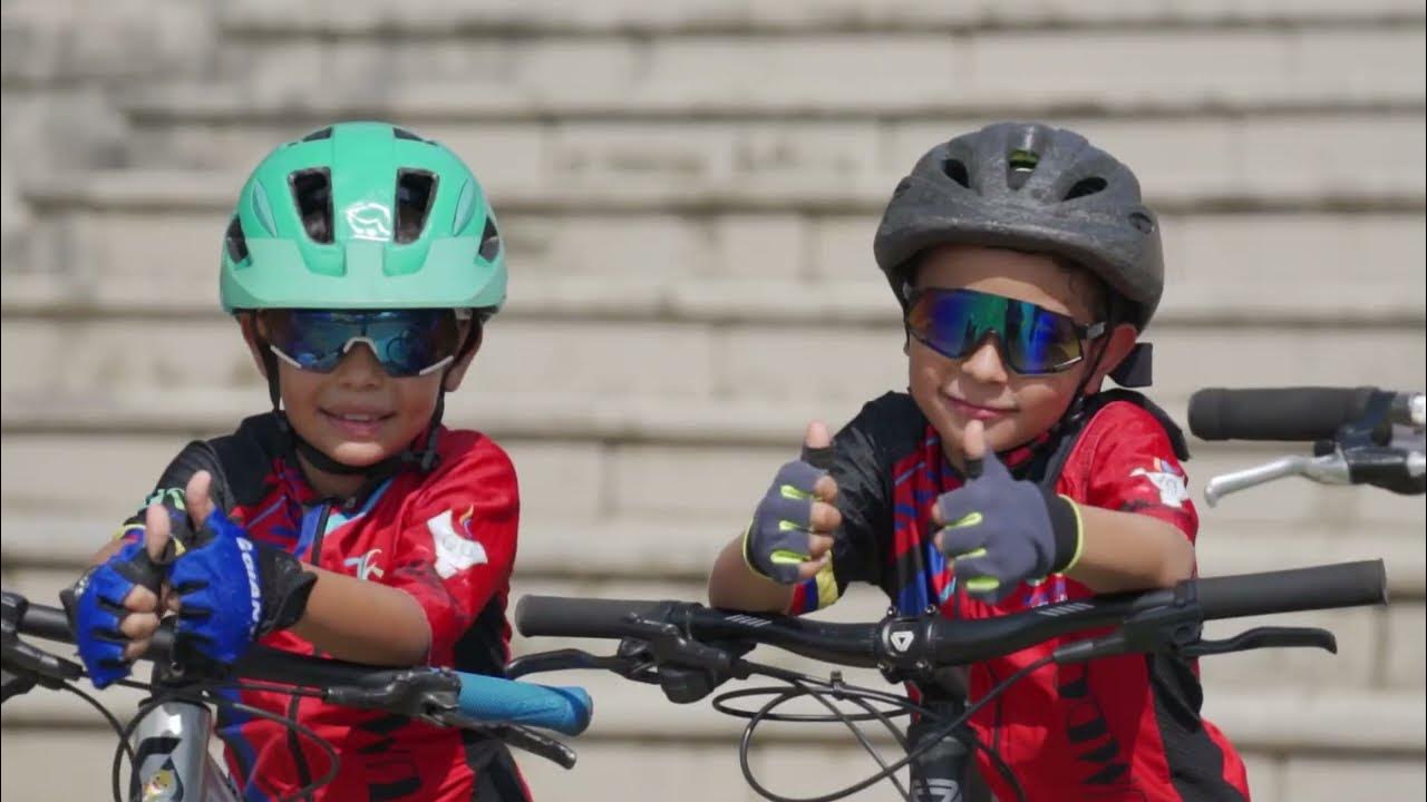 Pedaleando por un Sueño - YouTube