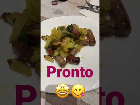 Salsiccia,zucchine e patate al forno #foryou #salsiccia #patate #facile #food #forno #zucchine #fyp