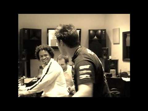 Edgar Rene en el estudio - Revolucion Music Group - YouTube