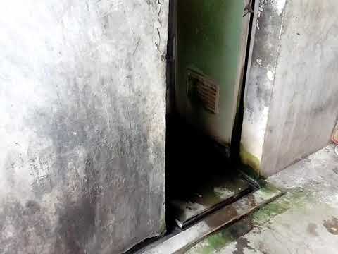 CEWEK DI KAMAR MANDI