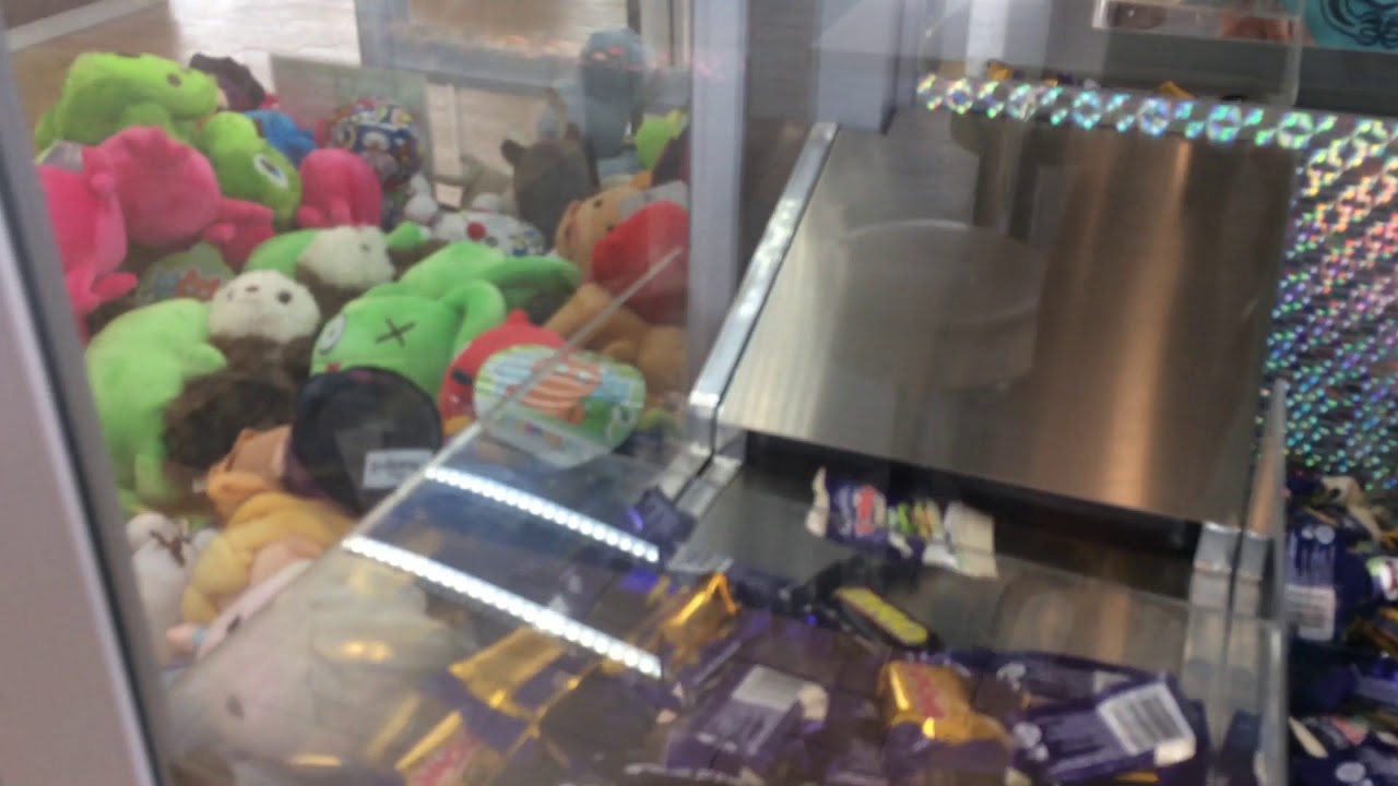 Chocolate Claw Machine (For Entertainment Only) - YouTube
